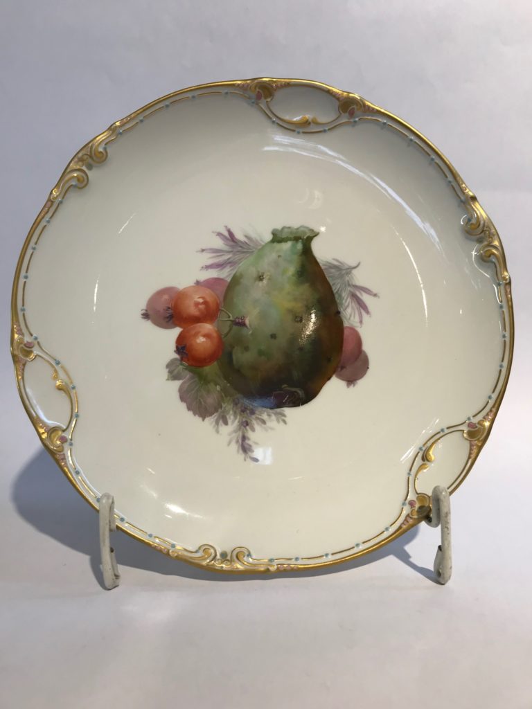 190) KPM Berlin Teller, "Kaktusfeige", Emaildekor, Früchte-Malerei von ...